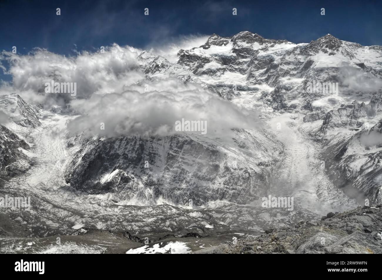 Kangchenjunga close up view hi-res stock photography and images - Alamy