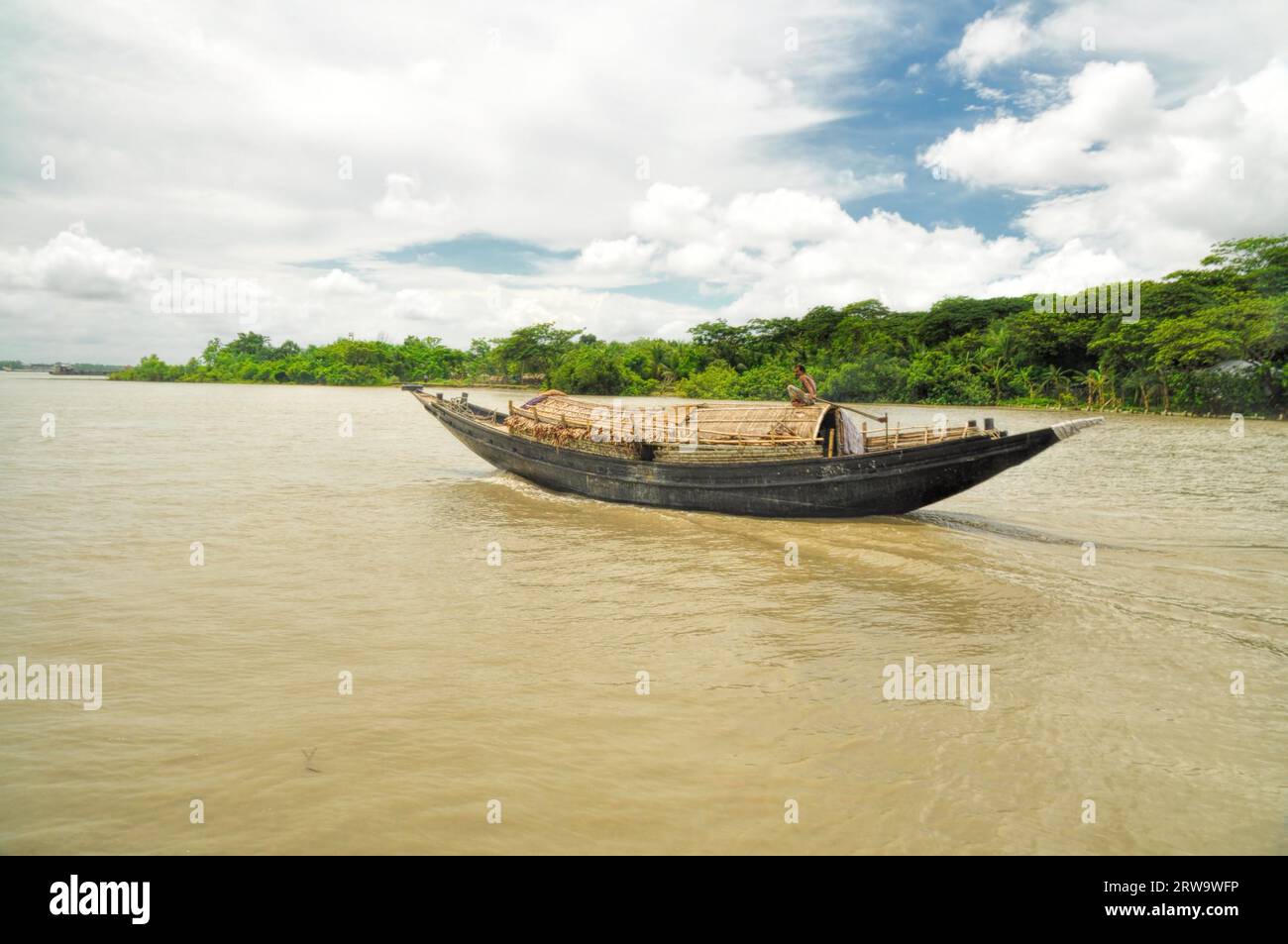 Traditional old river boat in Bangladesh Stock Photo - Alamy