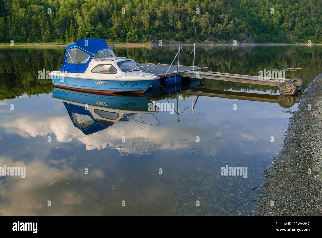 The Bleilochtalsperre is a dam in Thuringia that impounds the Saale. It ...