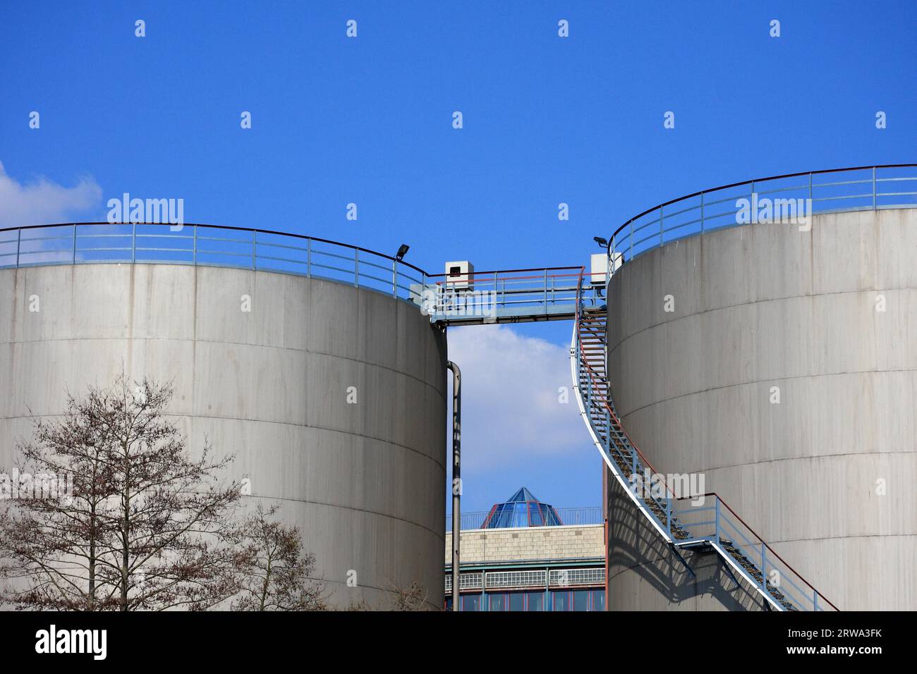 Two silos of the Roemerbruecke power station in Saarbruecken ...