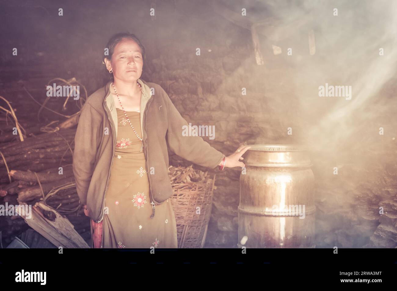 Woman from dolpo hi-res stock photography and images - Alamy