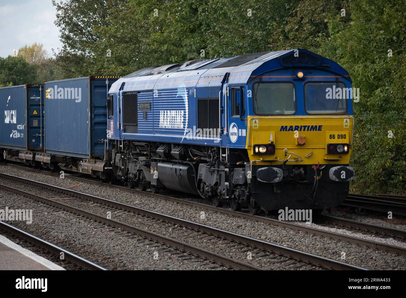 Class 66 diesel locomotive No. 66090 "Maritime Intermodal Six" pulling ...