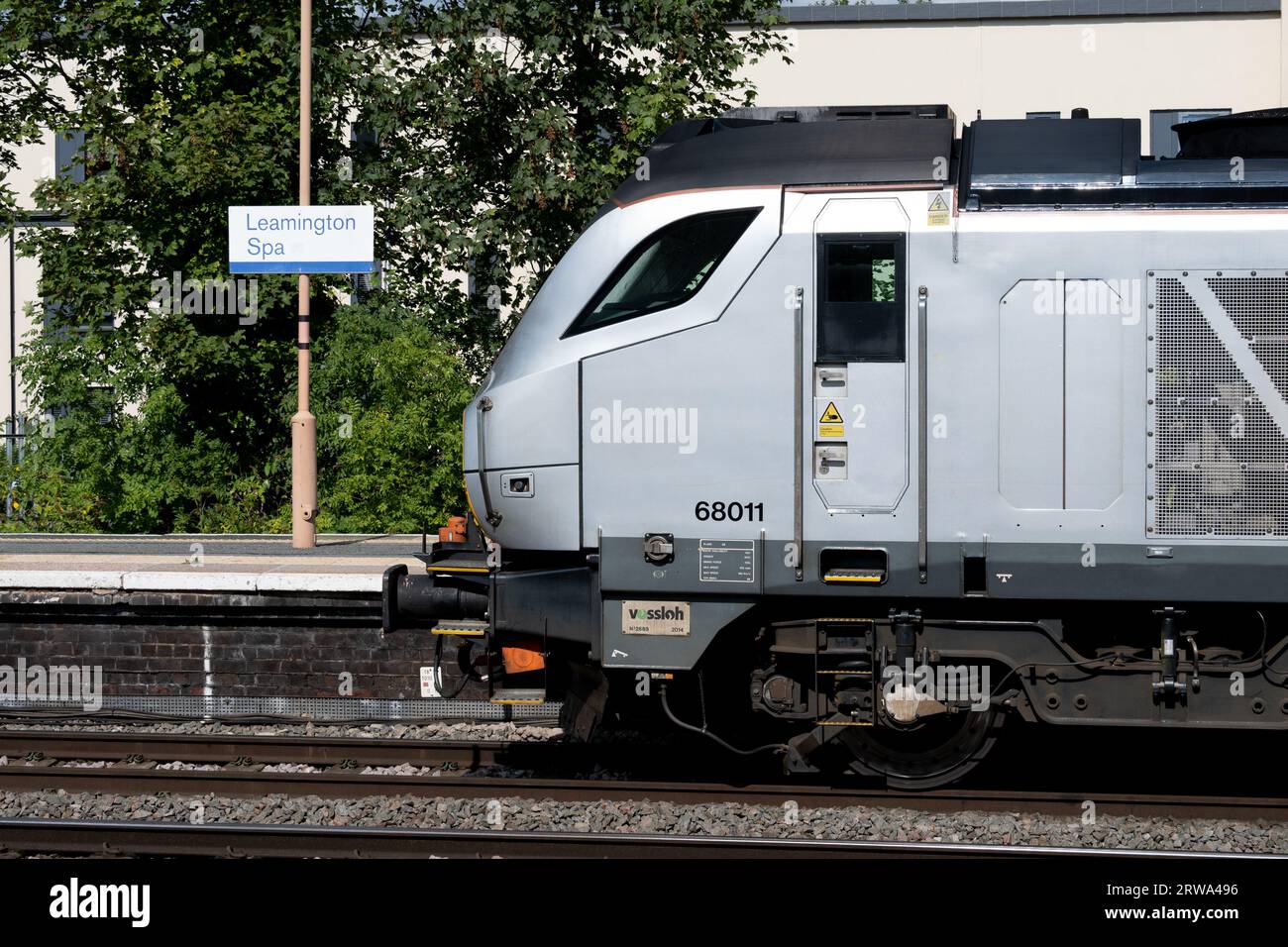 Chiltern Railways class 68 diesel locomotive No. 68011 at Leamington ...