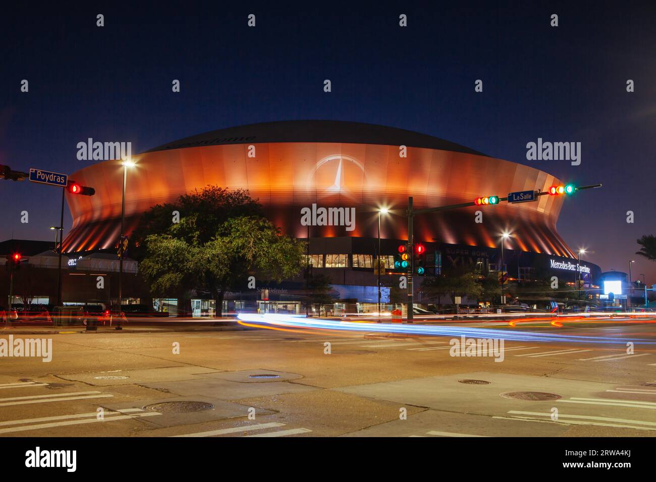 New orleans superdome stadium hi-res stock photography and images - Alamy