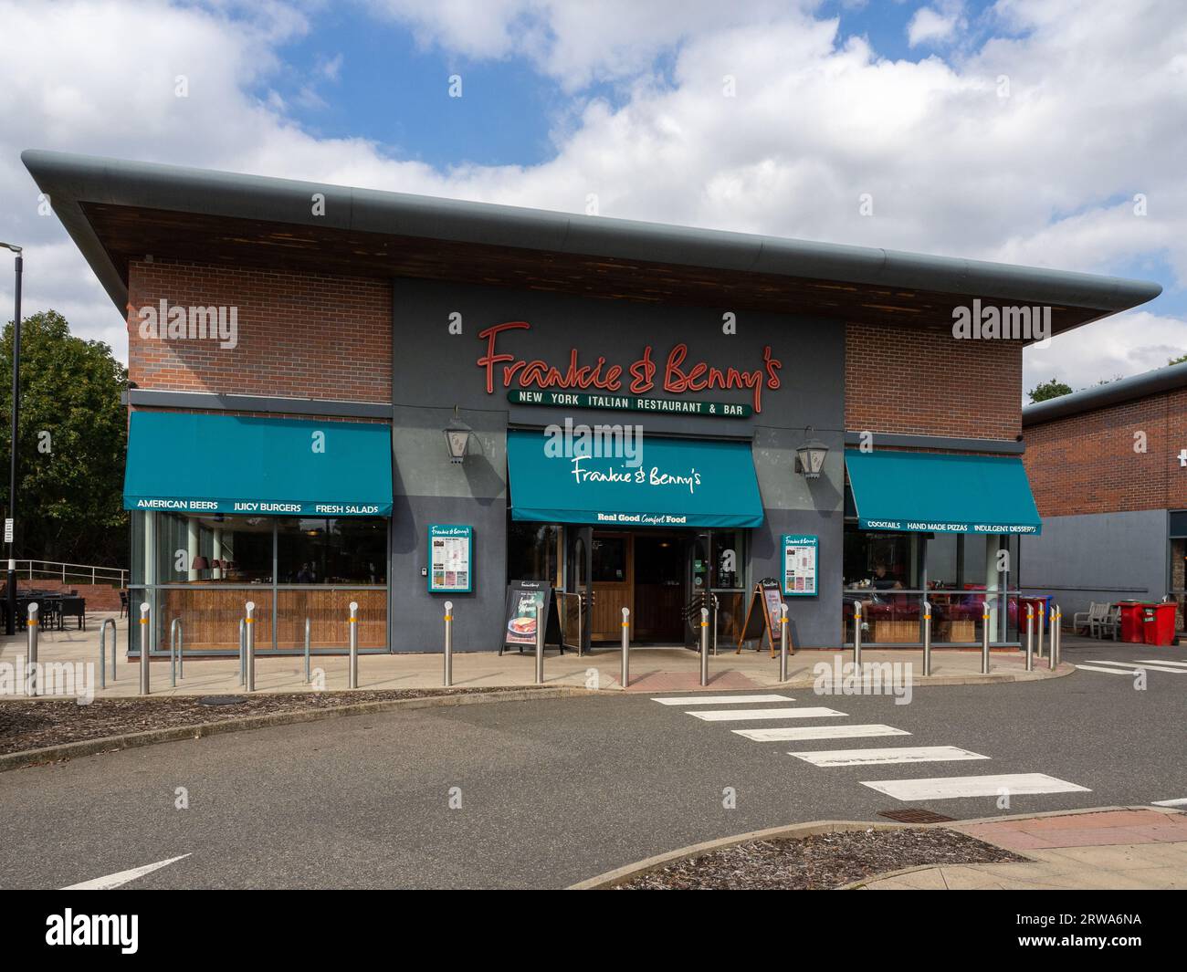 Riverside retail park hi-res stock photography and images - Alamy