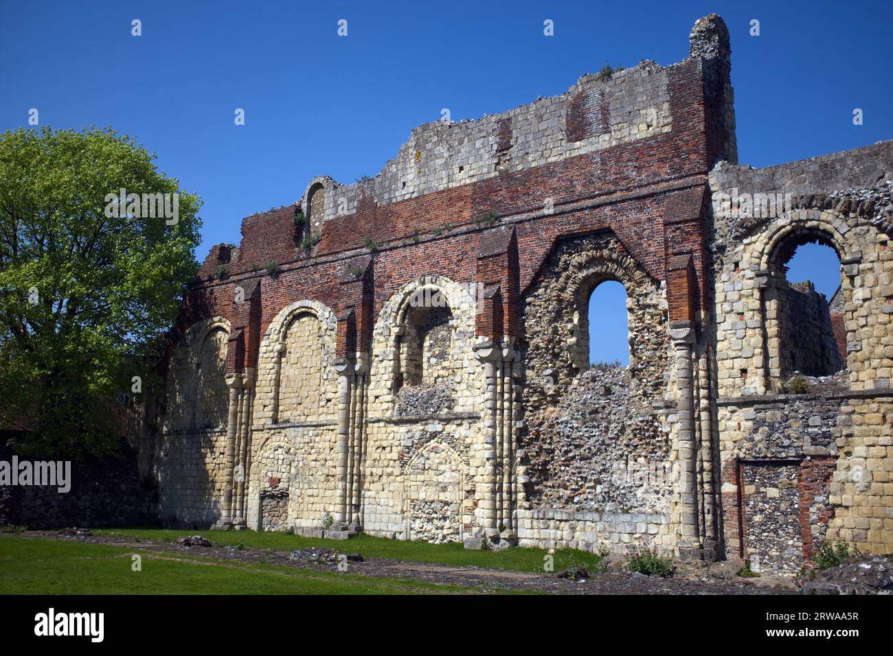 Medieval ruins canterbury cathedral canterbury hi-res stock photography ...