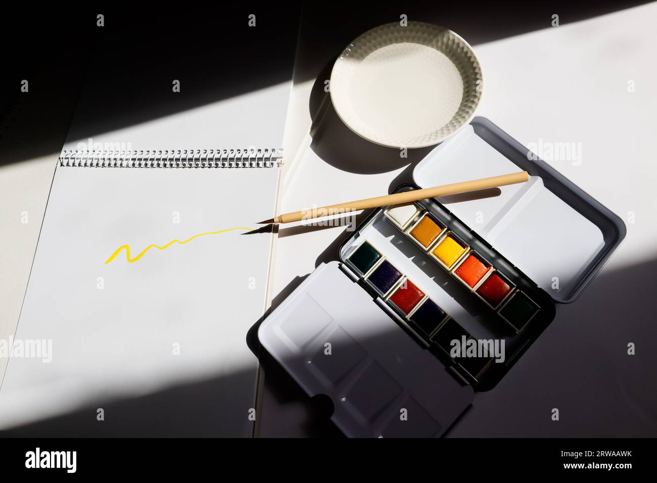 Professional watercolors and drawing albums Stock Photo - Alamy