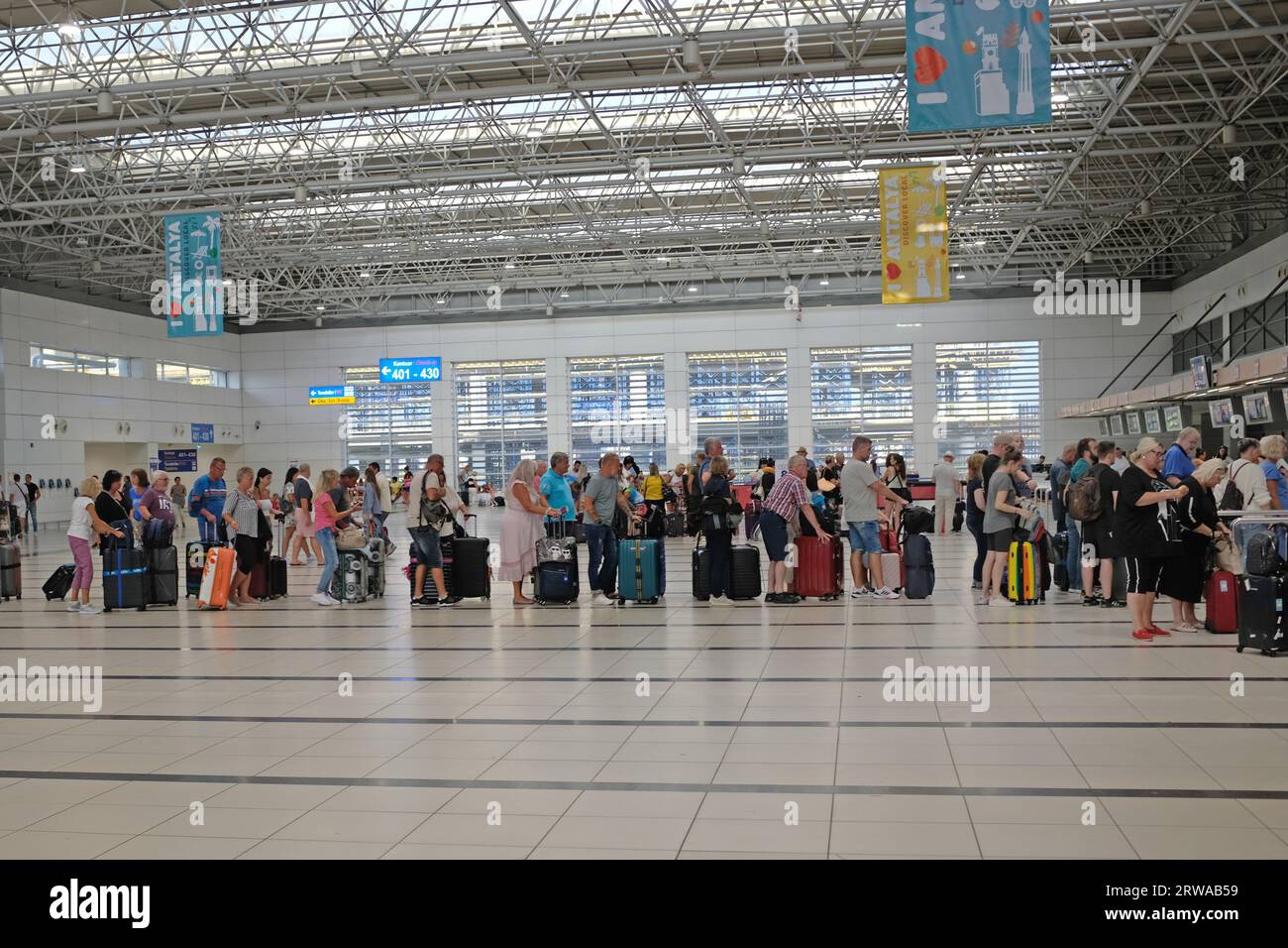 Airport queue hi-res stock photography and images - Alamy