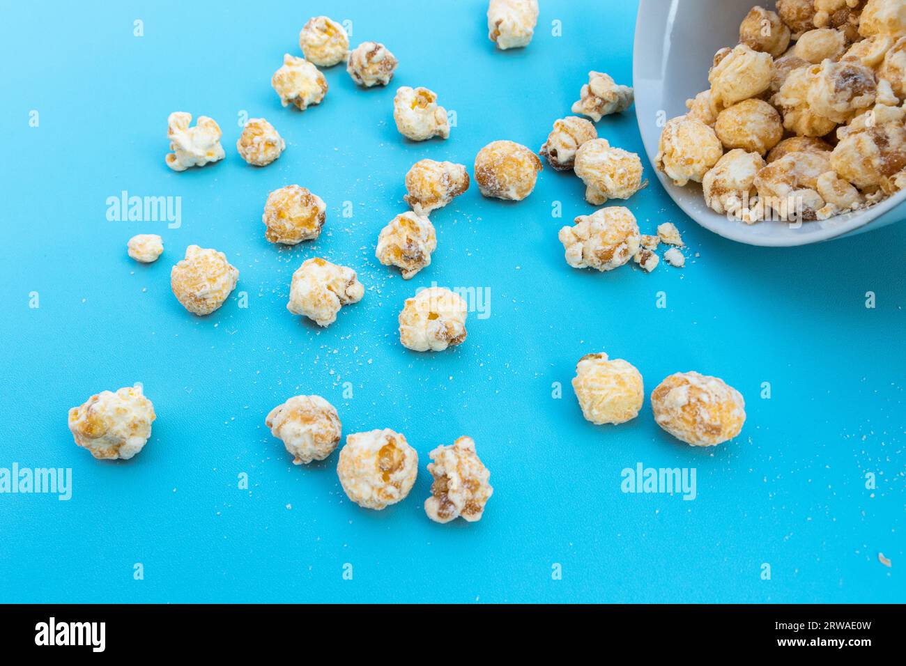 Blue background for edits hi-res stock photography and images - Alamy