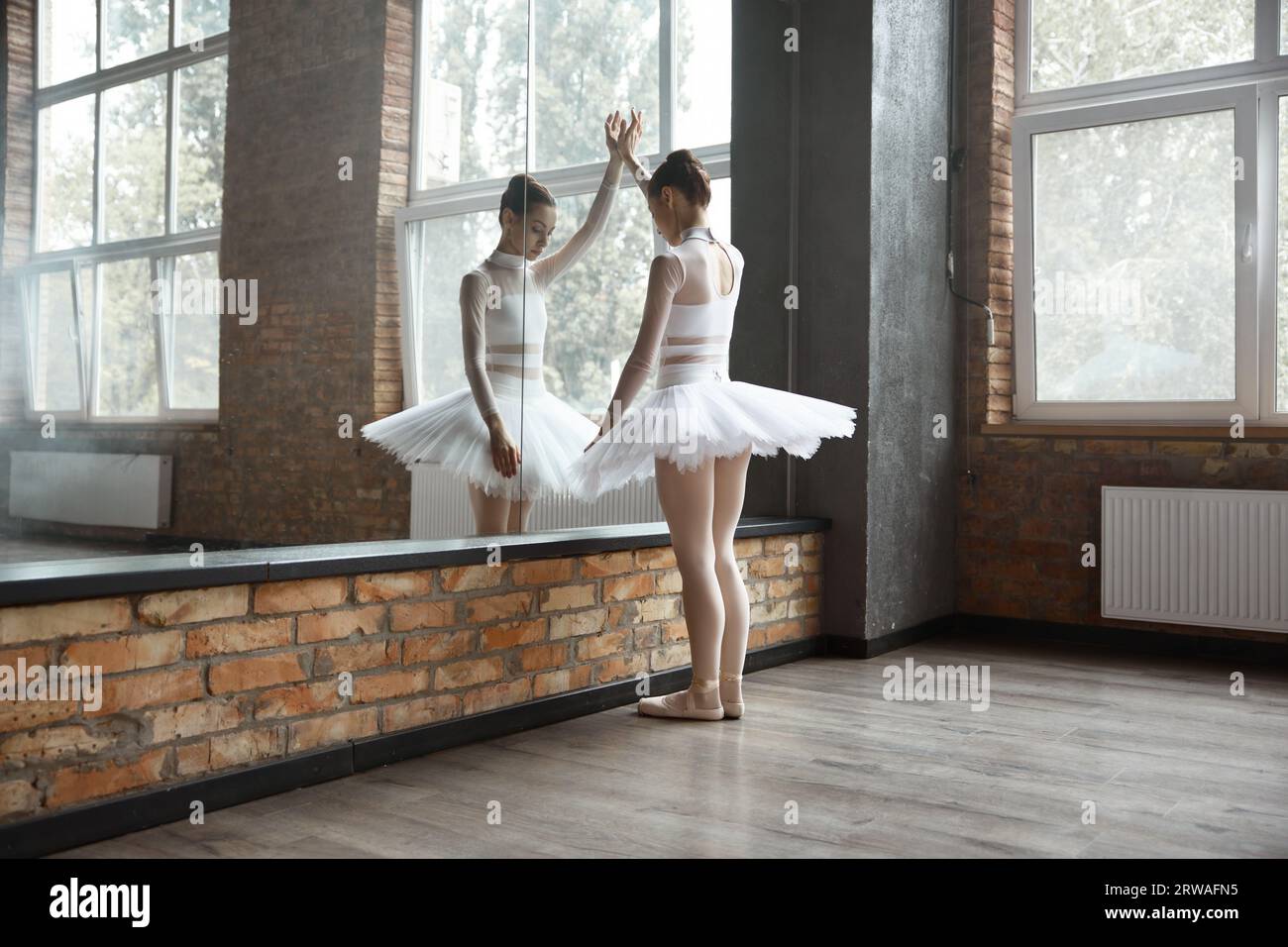 Worried dancer hi-res stock photography and images - Alamy