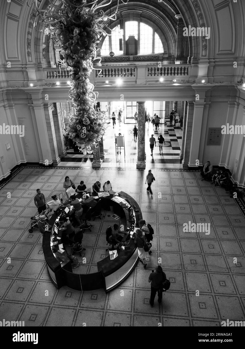 Black and White, Information Desk at the Entrance of V&A Museum, V&A ...