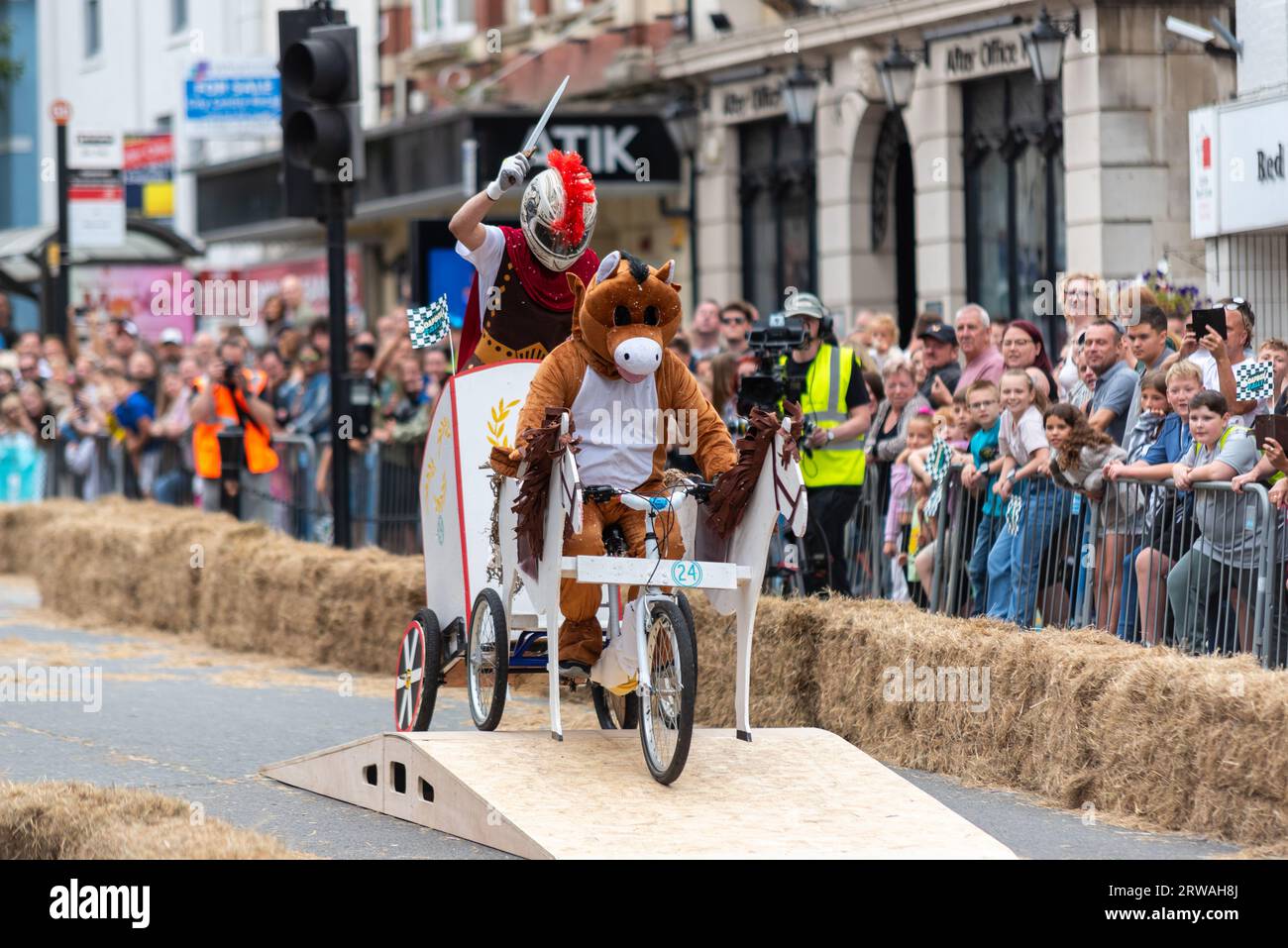 Chariot like hi-res stock photography and images - Alamy