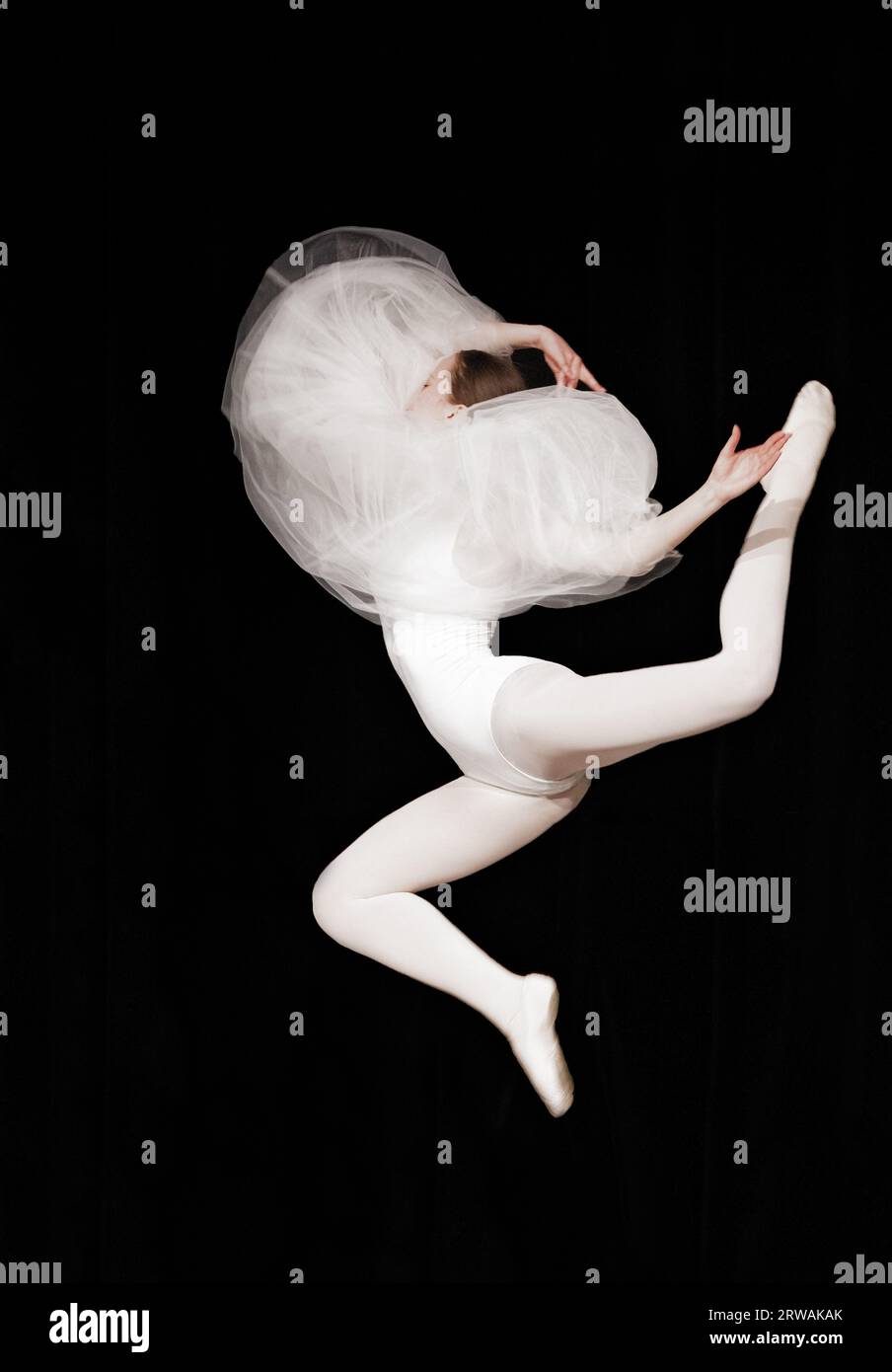 Ballerina stage jumping hi-res stock photography and images - Alamy