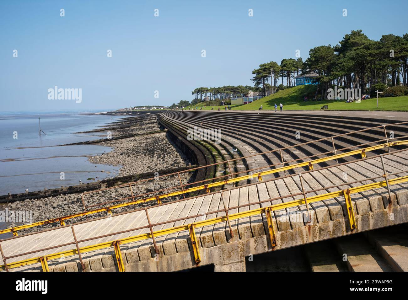 Contrasting lines beside the promenade, Silloth-on-Solway, Cumbria, UK ...