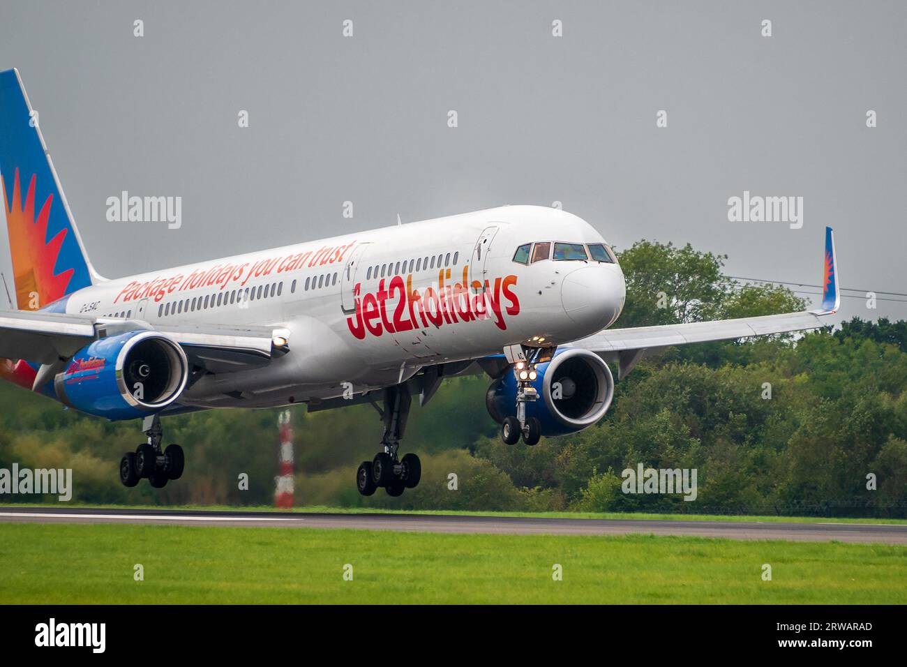 Jet2 holidays Boeing 757-23A jet airliner coming in to land at ...