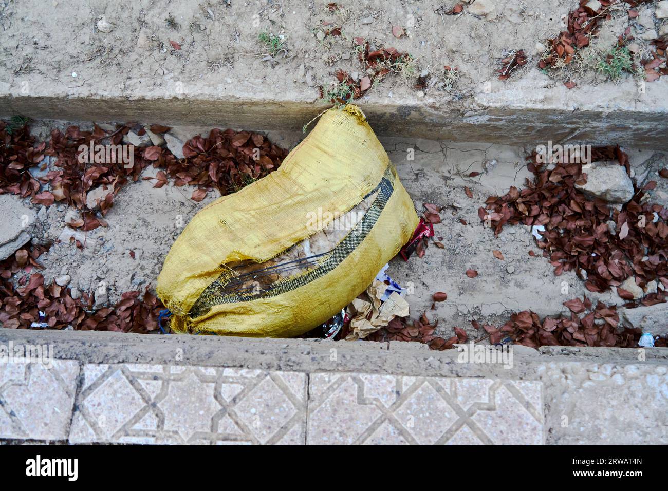 Plastic pollution yellow bag hi-res stock photography and images - Alamy