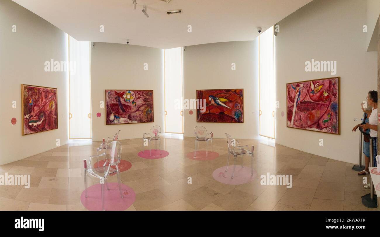 Room displaying Marc Chagall's 'Le Cantique des Cantiques' (The Song of ...