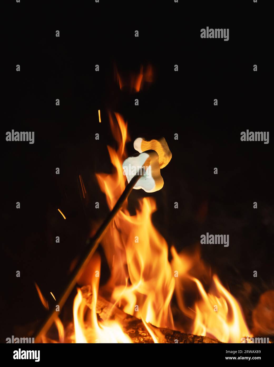 Roast over fire hi-res stock photography and images - Alamy