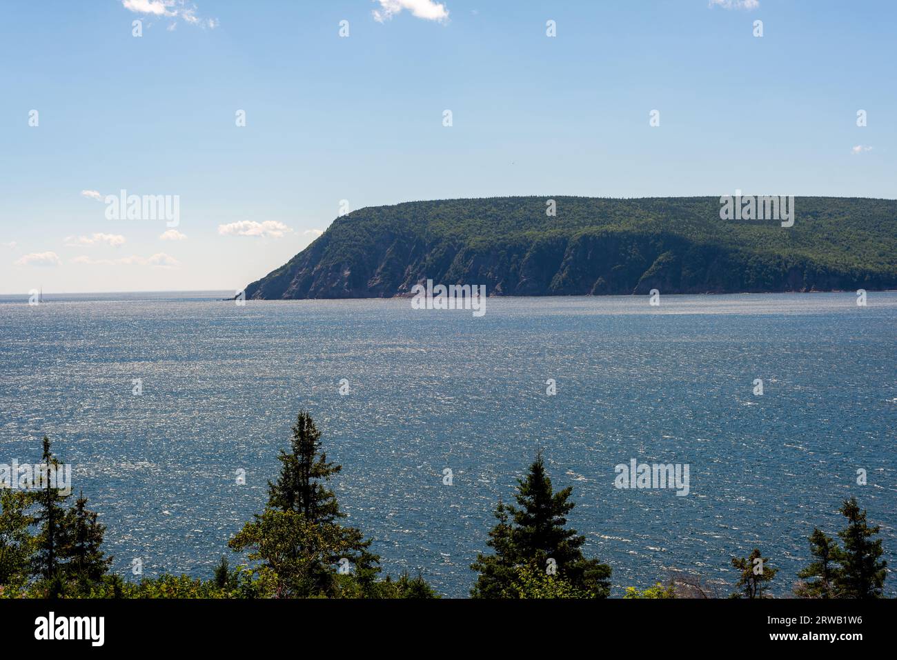 Solid mountains hi-res stock photography and images - Alamy