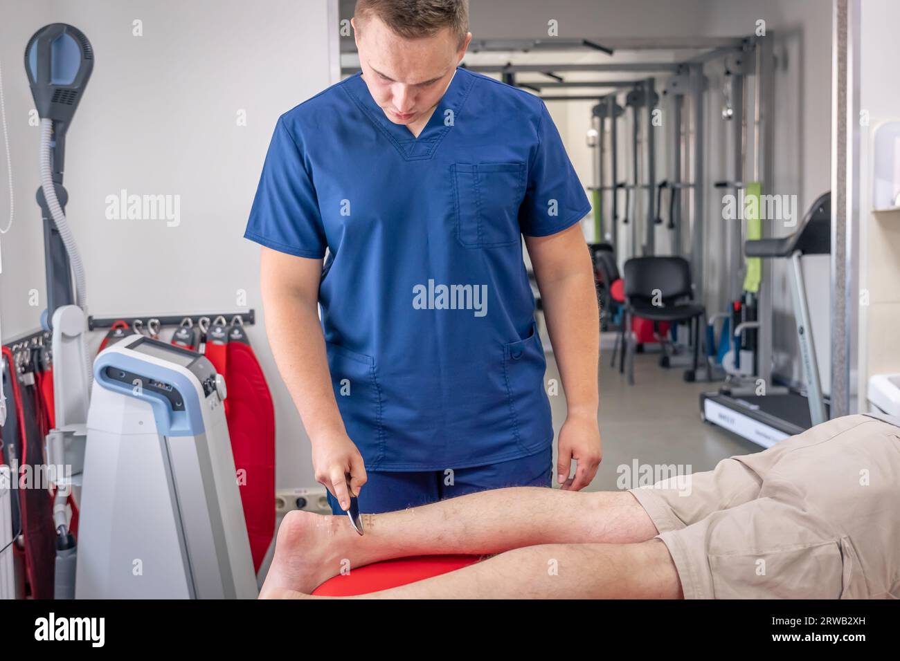 Soft tissue mobilization hi-res stock photography and images - Alamy