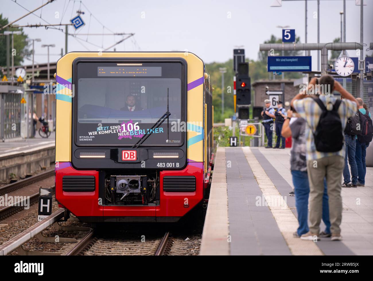 18 September 2023, Berlin: The first delivered S-Bahn train of the new ...