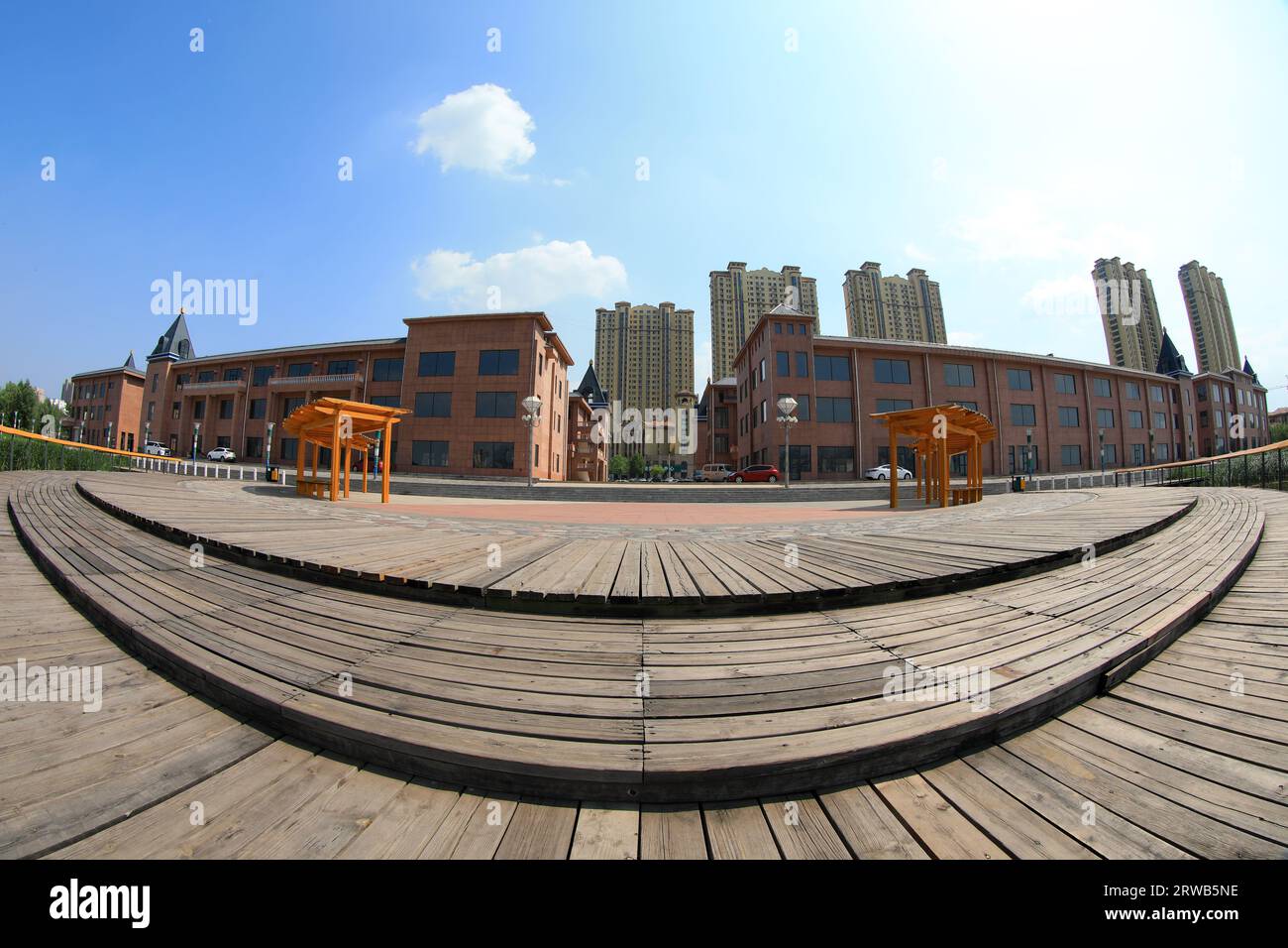 Platform guardrail hi-res stock photography and images - Alamy