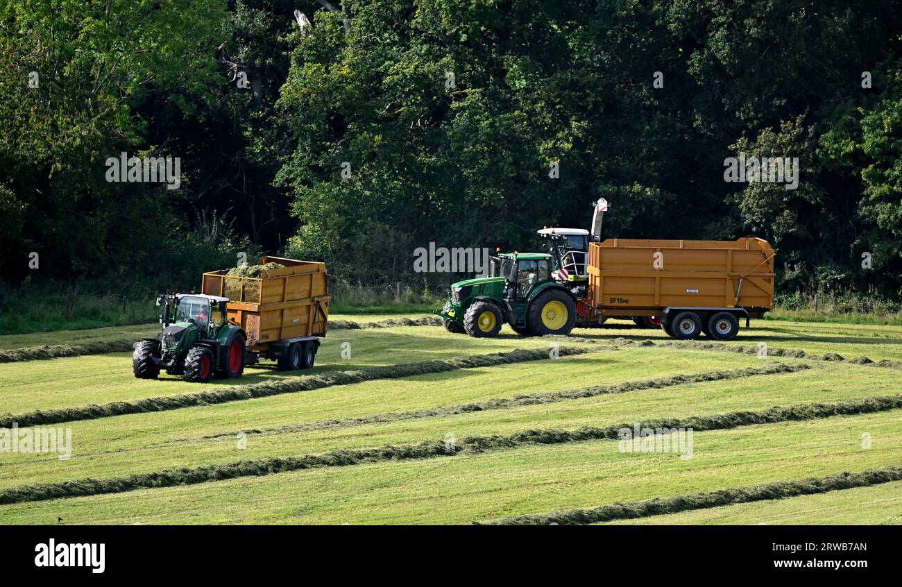Tractor trailer combination hi-res stock photography and images - Alamy