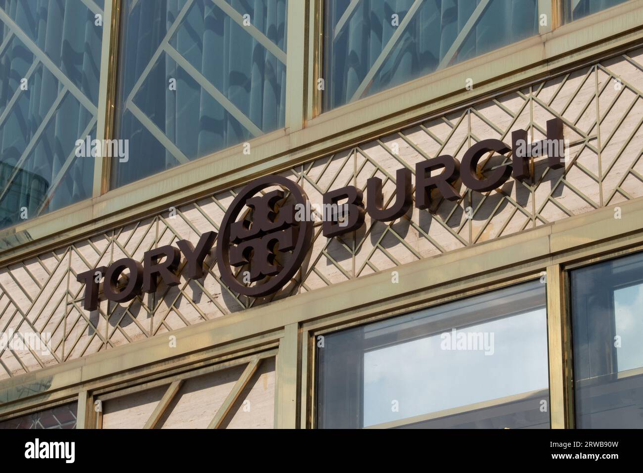 SHANGHAI, CHINA - SEPTEMBER 18, 2023 - A Tony Burnch store in Shanghai ...
