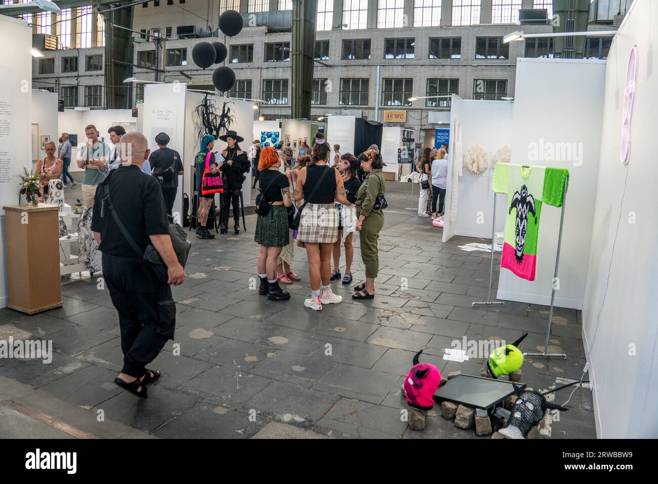 POSITIONS , Berlin Art Week , Positions Kunstmesse, Hangar 6 , 100 ...
