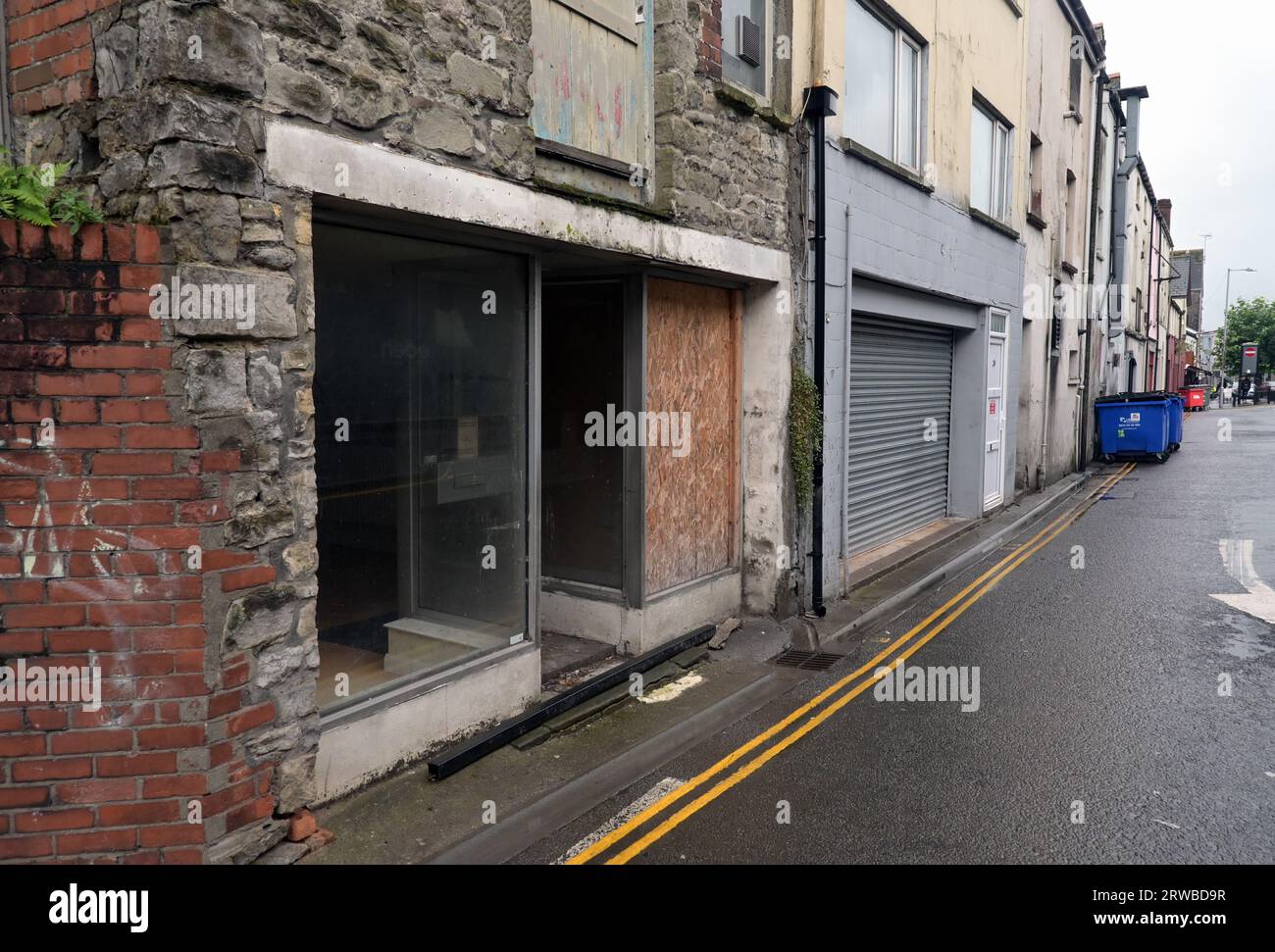 Rundown highstreet hi-res stock photography and images - Alamy