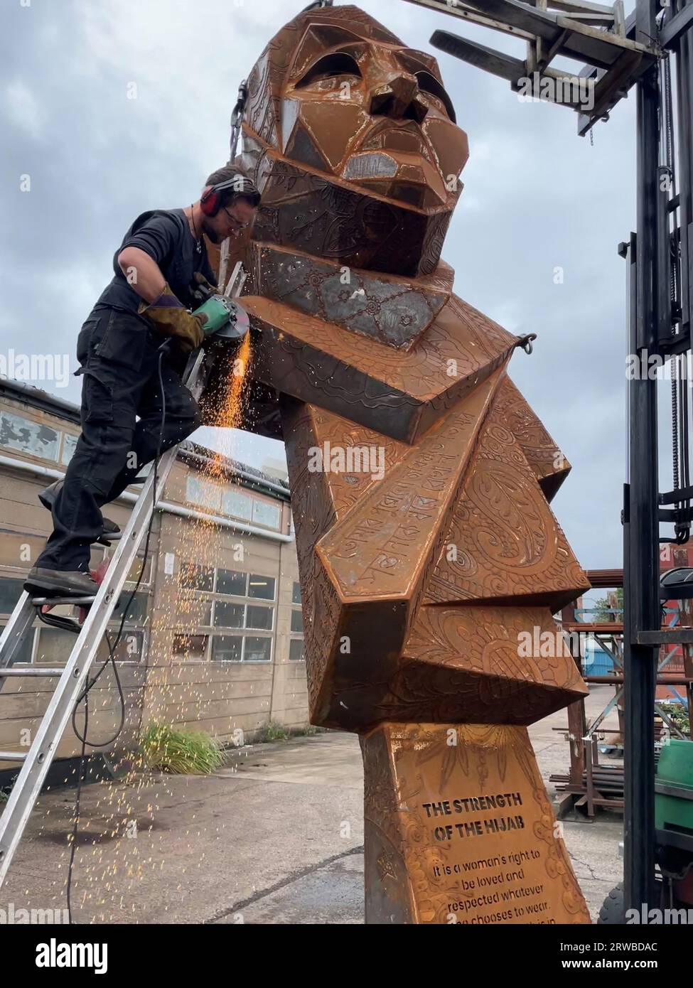 Renowned sculptor Luke Perry is putting the finishing touches to his ...
