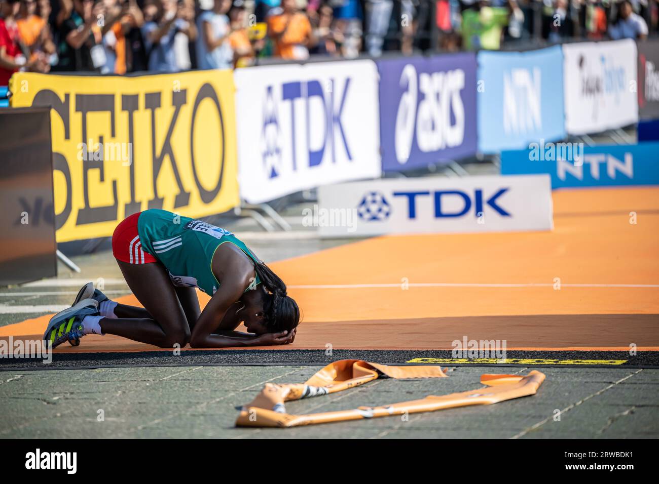 Amane Beriso SHANKULE winning in the marathon at the World Athletics ...