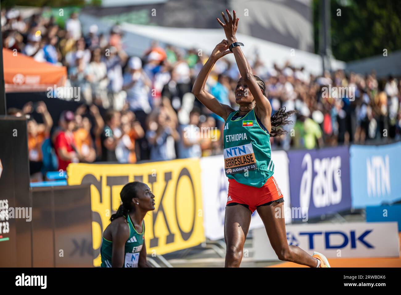 Amane Beriso SHANKULE winning in the marathon at the World Athletics ...