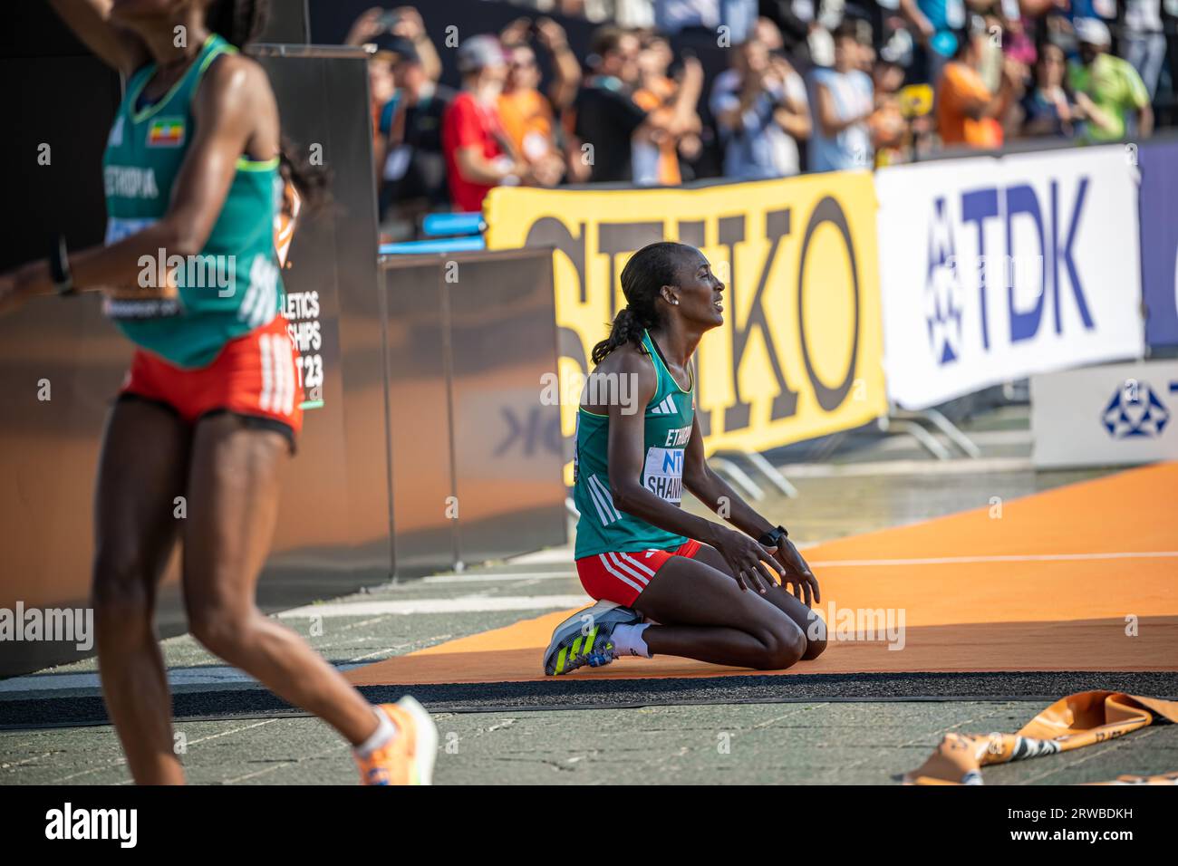 Amane Beriso SHANKULE winning in the marathon at the World Athletics ...