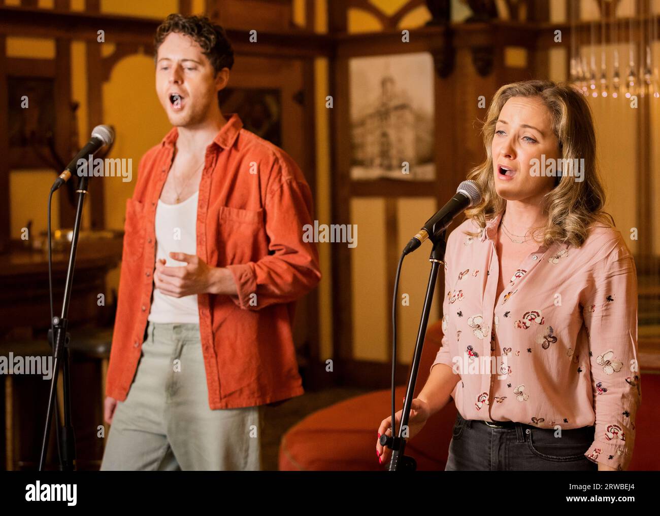 Rhiannon Chesterman and Daniel Cahill recording West End New Friends at ...