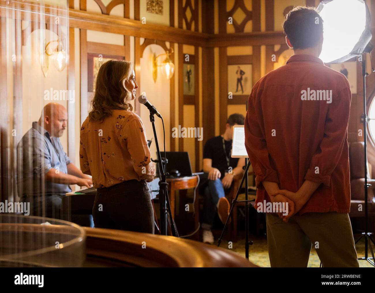 Rhiannon Chesterman and Daniel Cahill recording West End New Friends at ...
