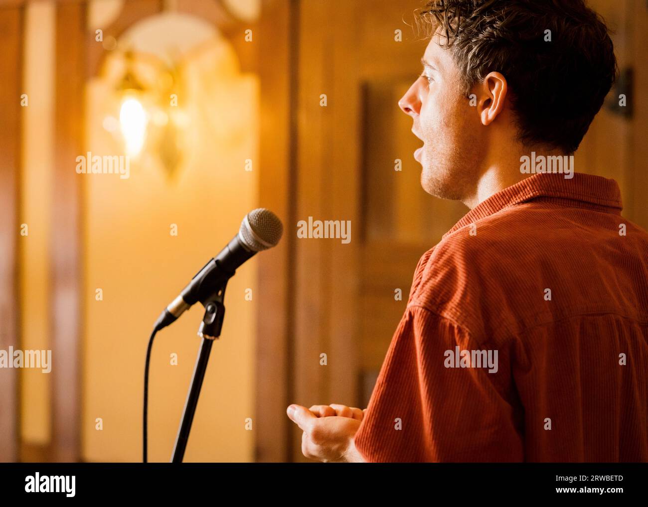 Rhiannon Chesterman and Daniel Cahill recording West End New Friends at ...