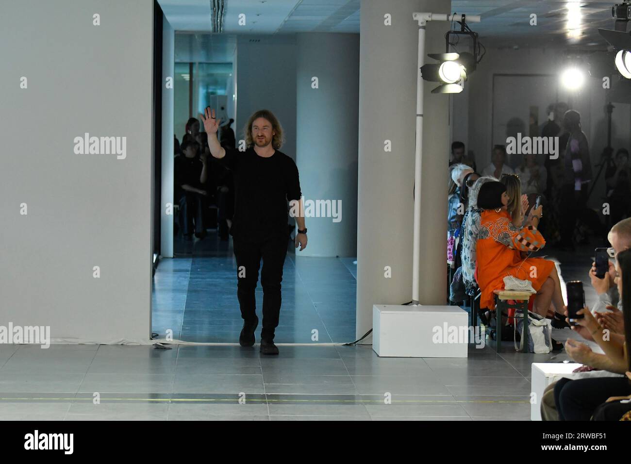 London, UK. 15th Sep, 2023. Designer Mark Fast walks on the runway at ...