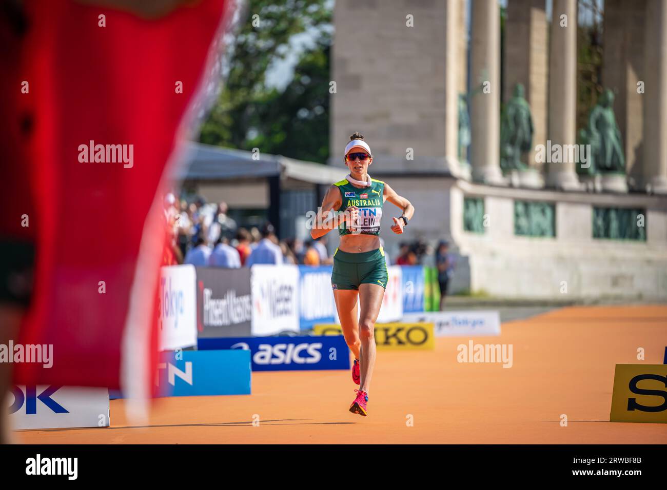 Sarah KLEIN participating in the marathon at the World Athletics ...