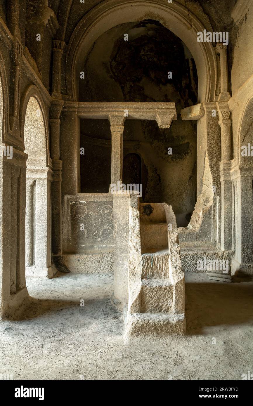 Altar and steps, Durmus Kadir Church, Goreme, Cappadocia, Turkey Stock ...