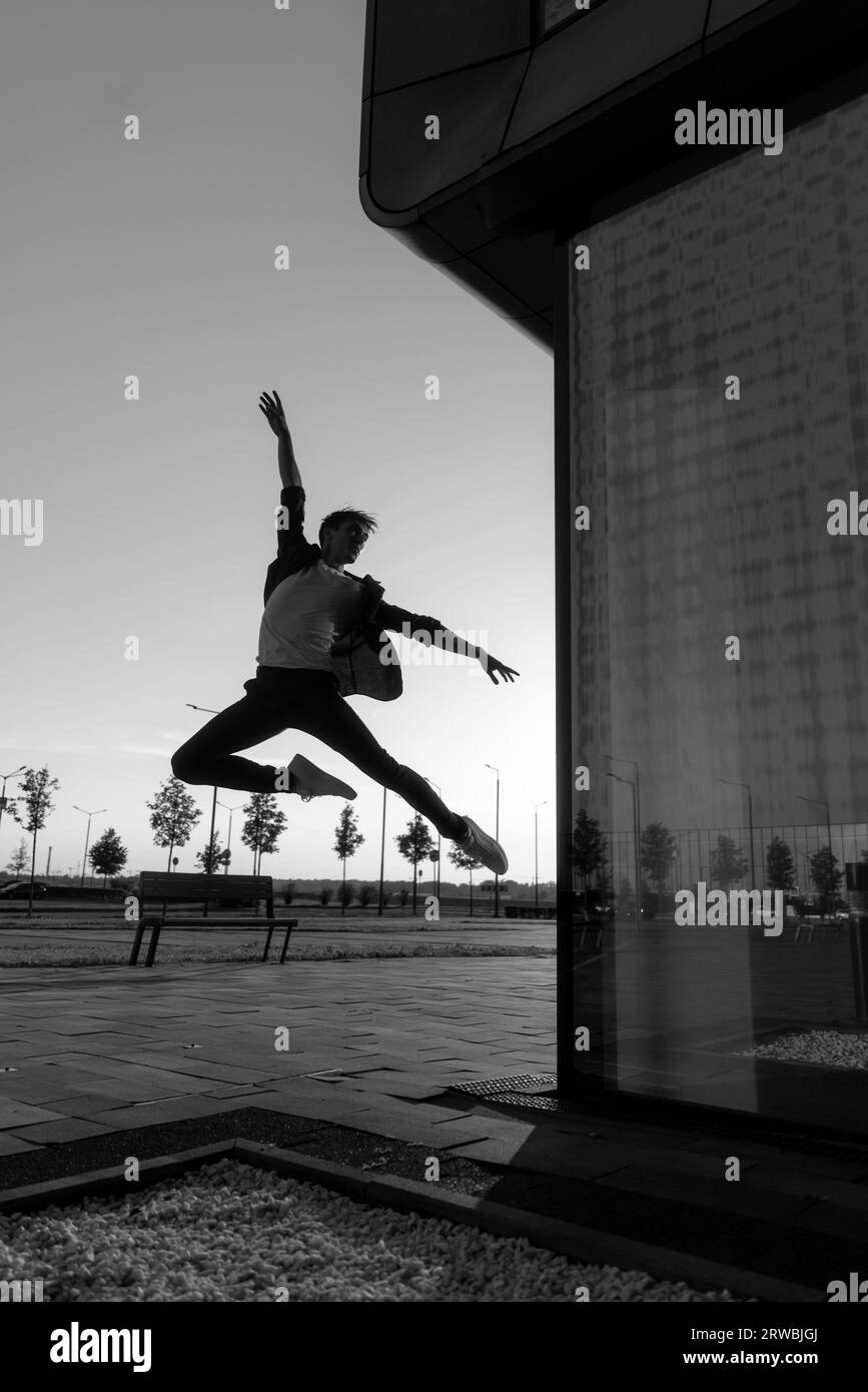 High jump in ballet Black and White Stock Photos & Images - Alamy