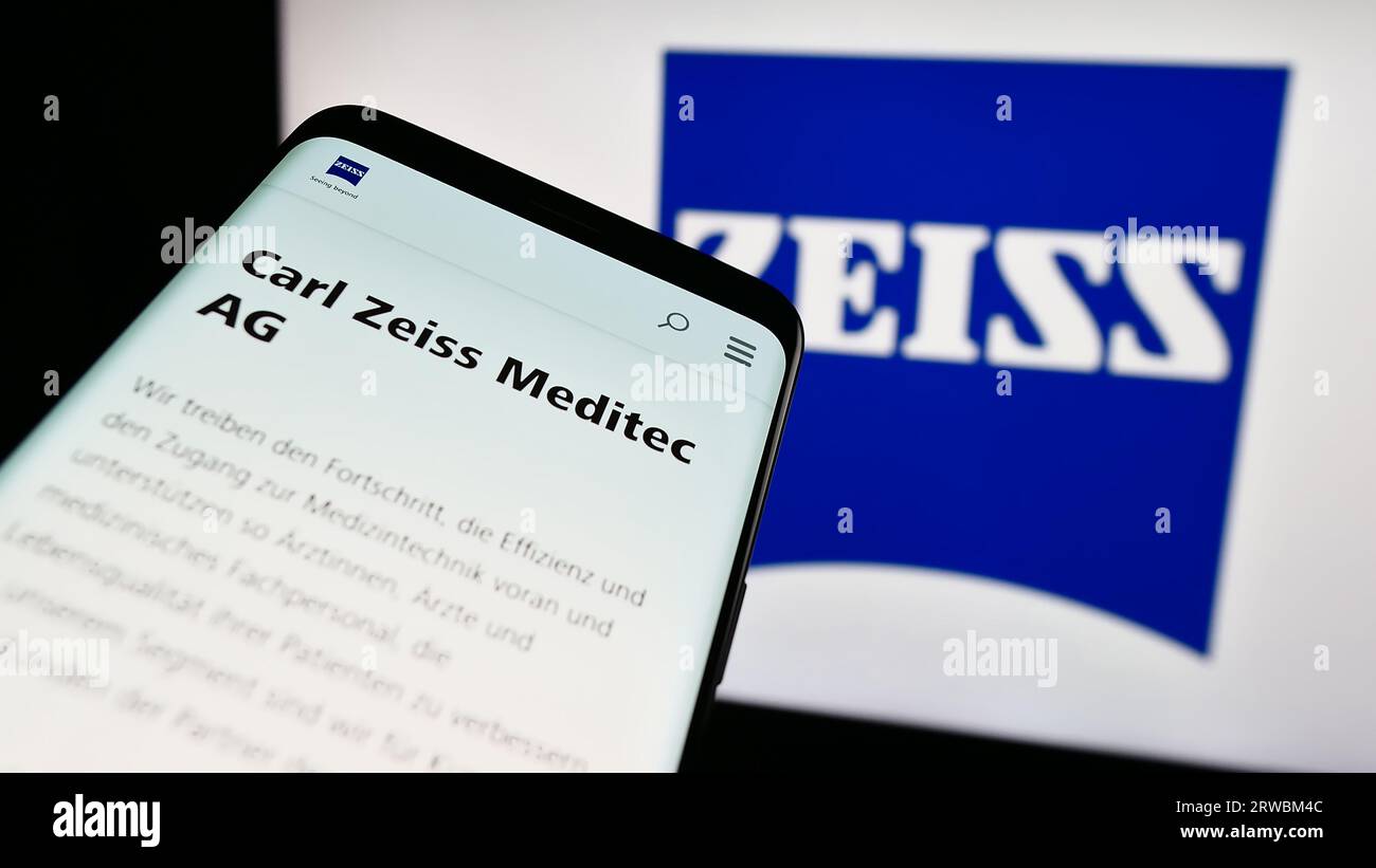 Zeiss logo hi-res stock photography and images - Alamy