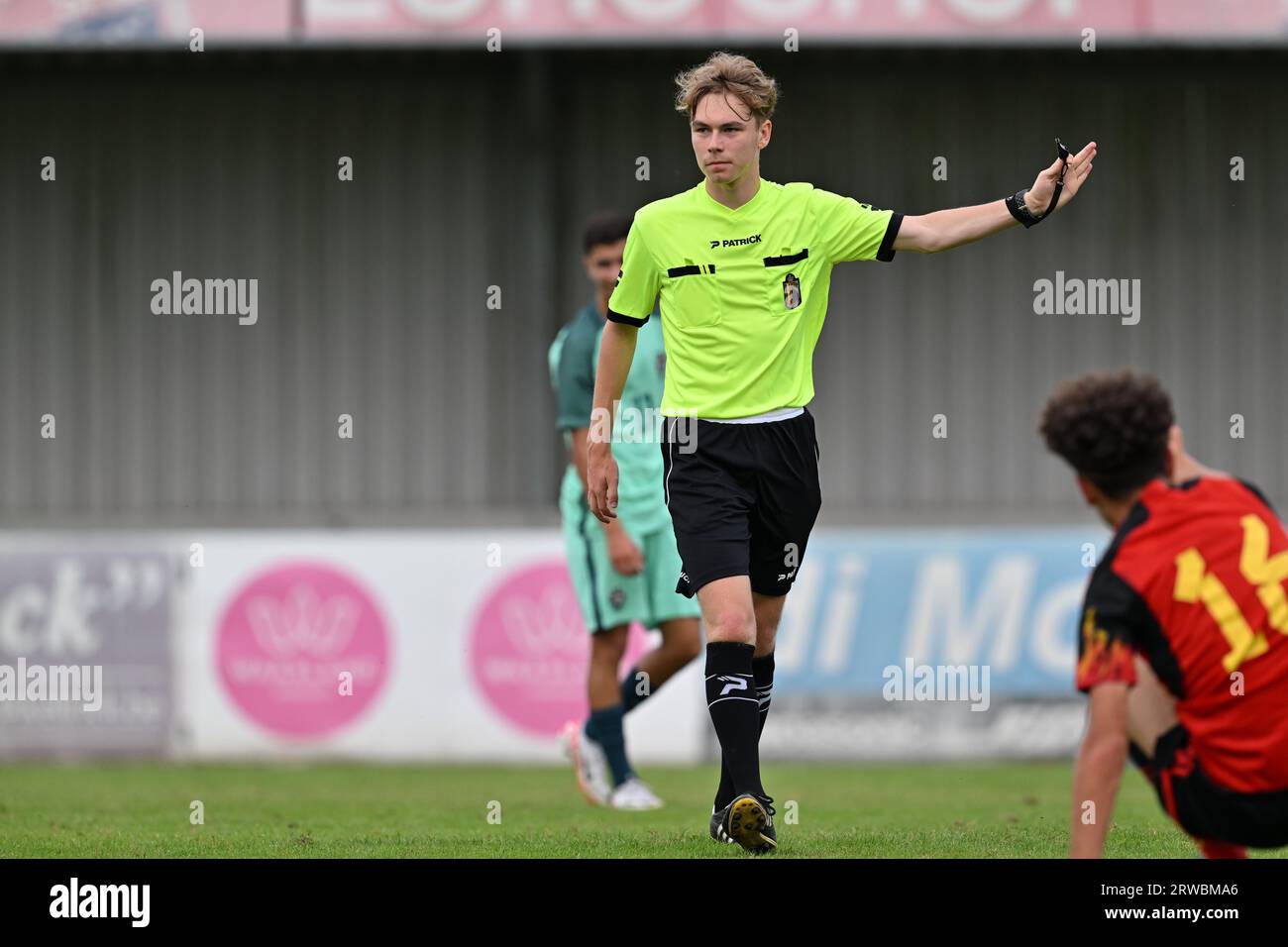 Sint Niklaas, Belgium. 17th Sep, 2023. referee Louis De Beule pictured ...