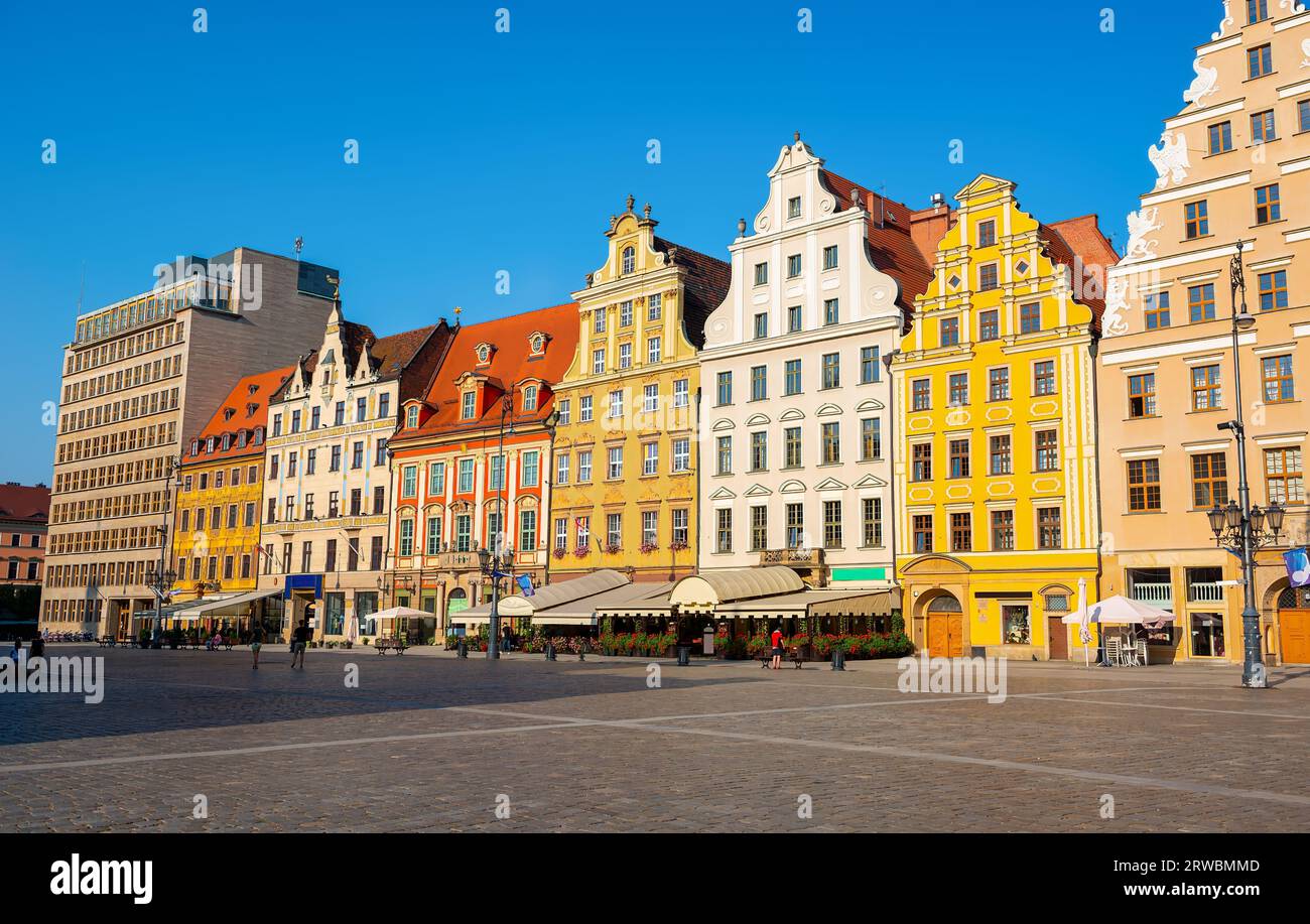 City centre market square hi-res stock photography and images - Alamy