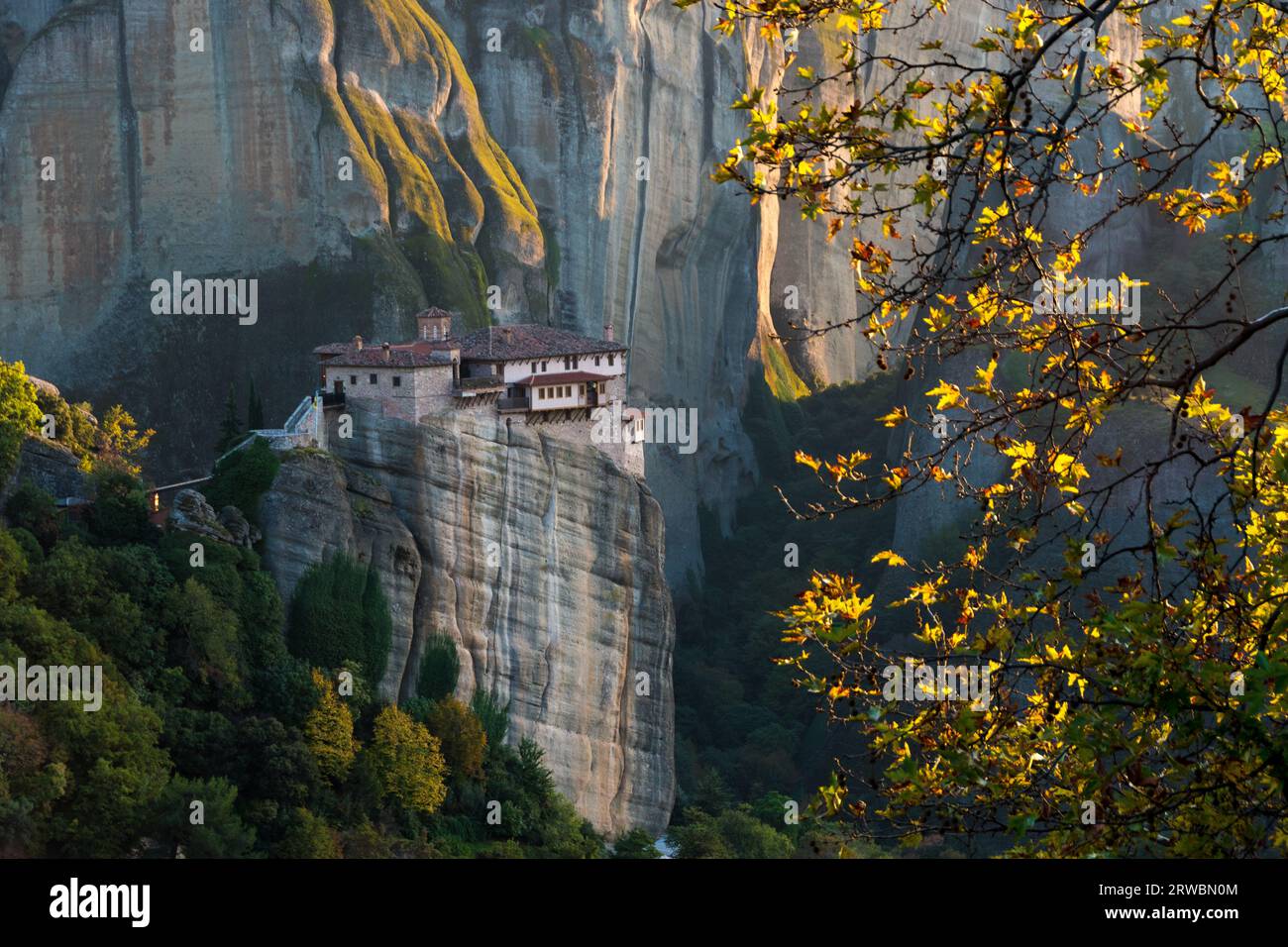 Monastery meteora greece stunning hi-res stock photography and images ...