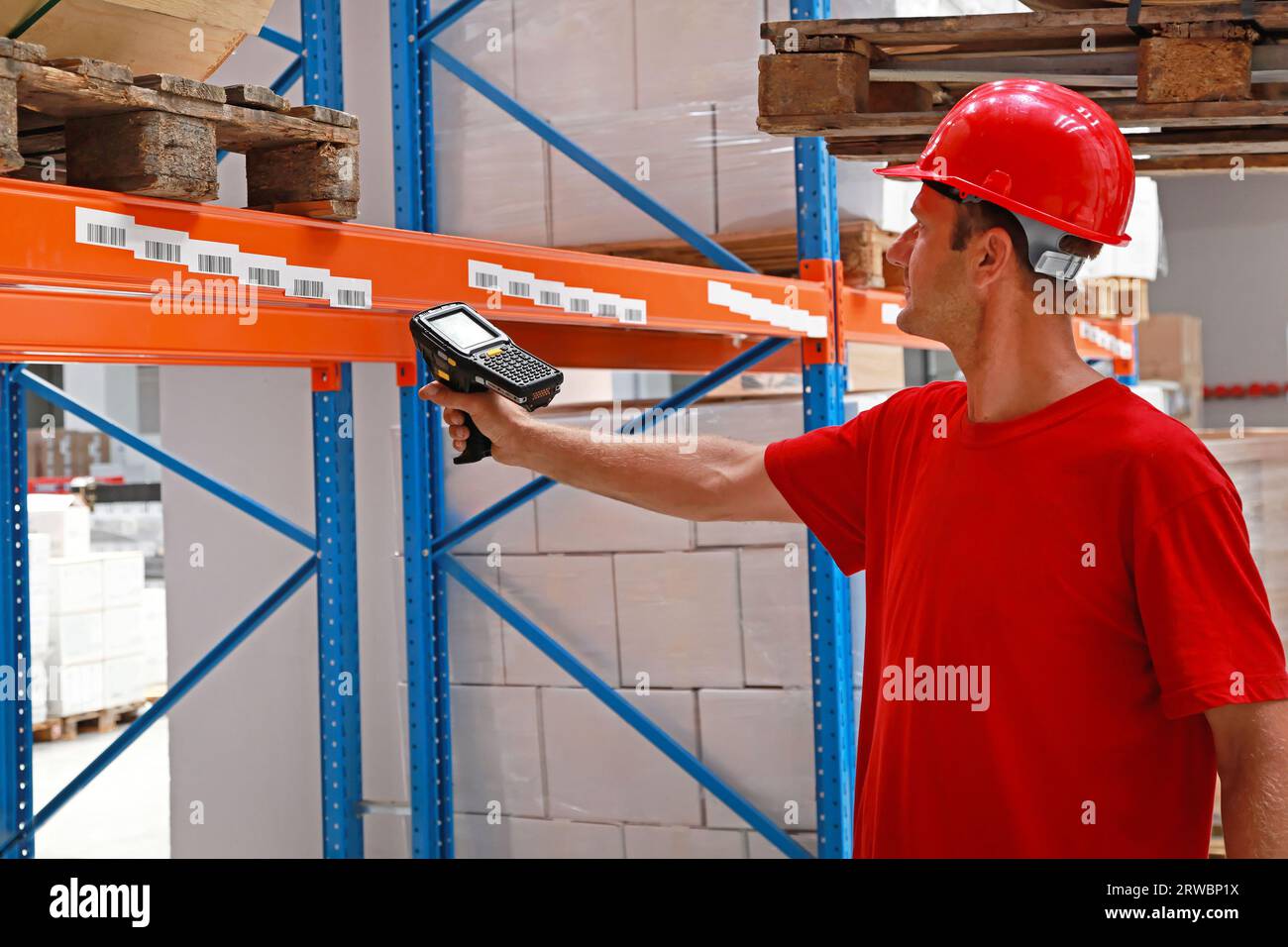 Warehouse scanning system hi-res stock photography and images - Alamy