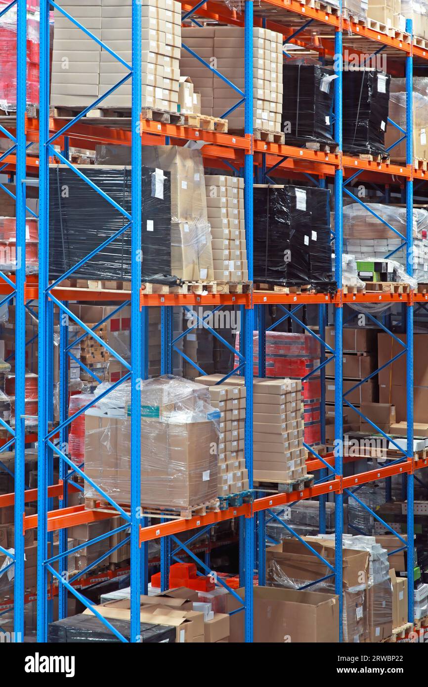 High Rack Shelving System in Distribution Warehouse Fulfillment Centre ...