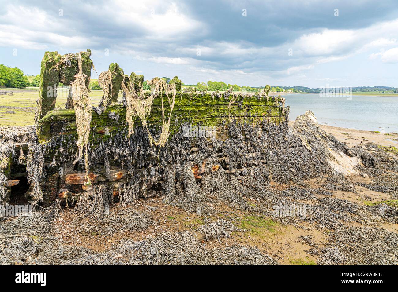 Lowestoft trawler "Helping Hand" (built 1921) laid up in Black Mixen ...