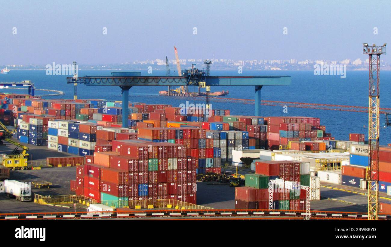 Odesa commercial sea port hi-res stock photography and images - Alamy