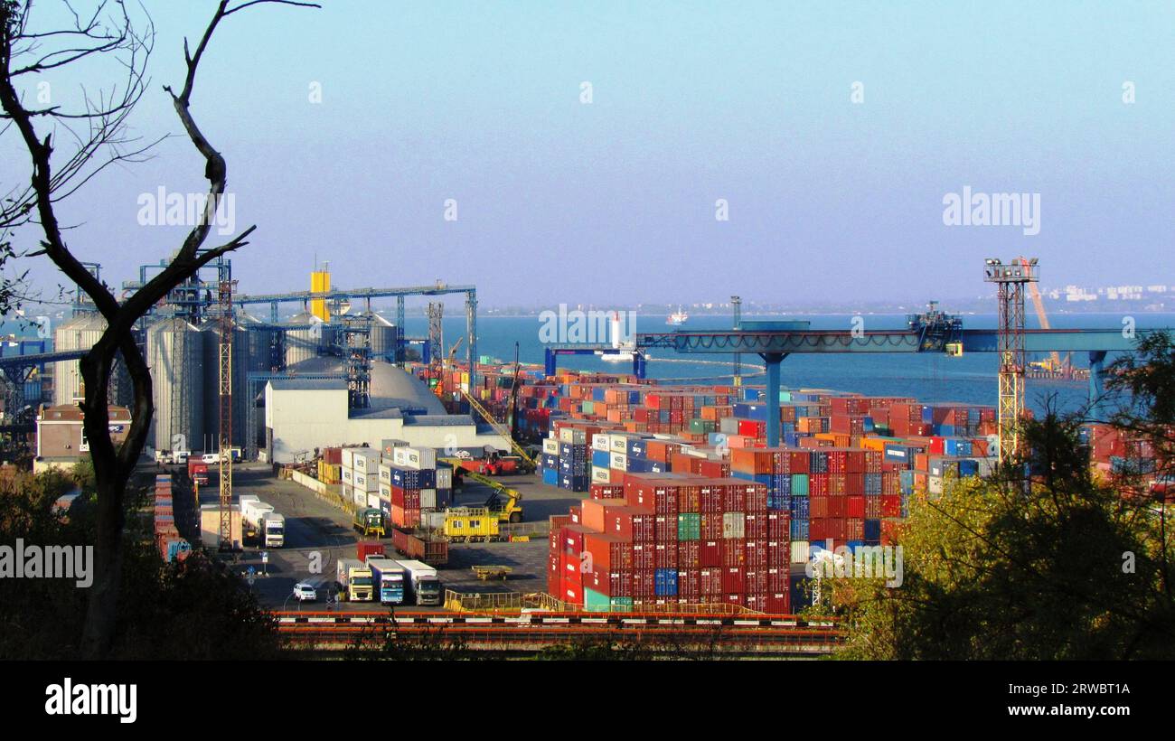 Odesa commercial sea port hi-res stock photography and images - Alamy
